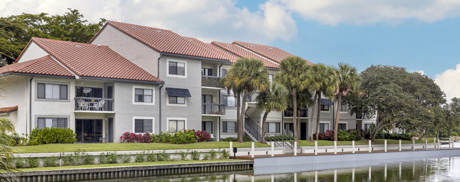 Luxury Apartments Near Town Center at Boca Raton Mall in Florida